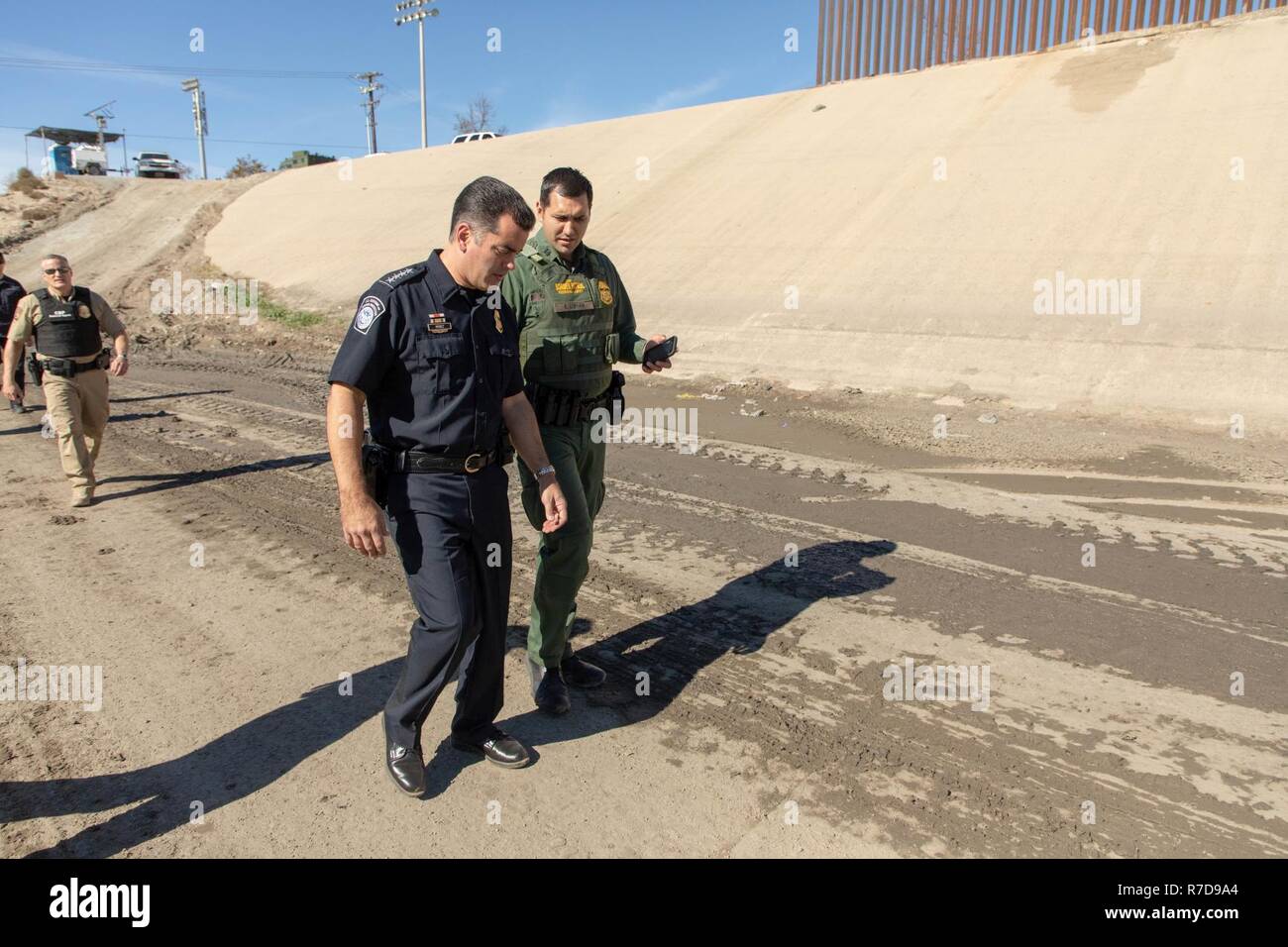 Cbp sous commissaire robert perez Banque de photographies et d’images à ...