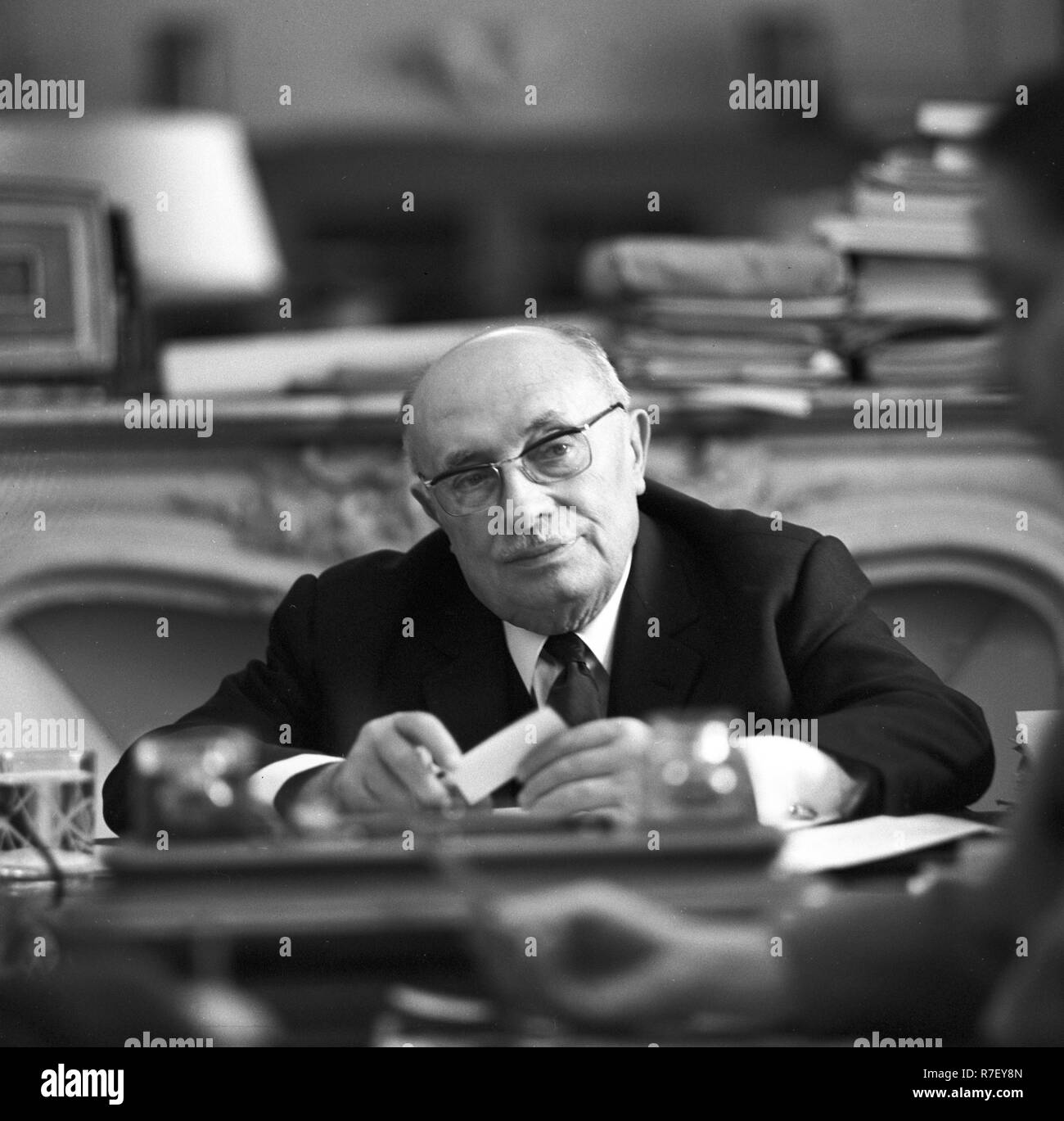 Parti communiste francais Banque de photographies et d’images à haute ...