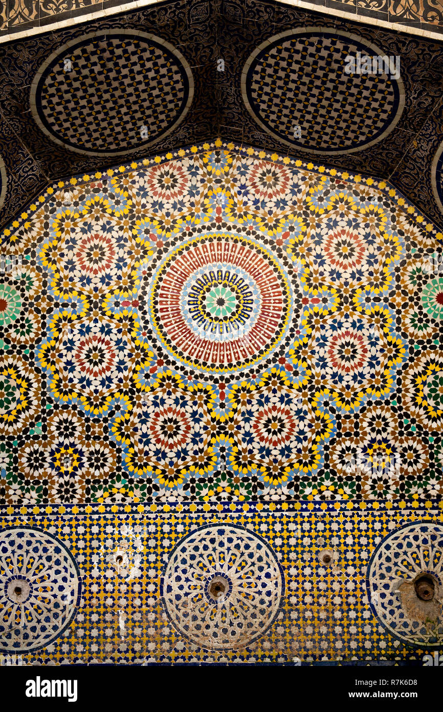 Coloured zellige tiles Banque de photographies et d’images à haute ...