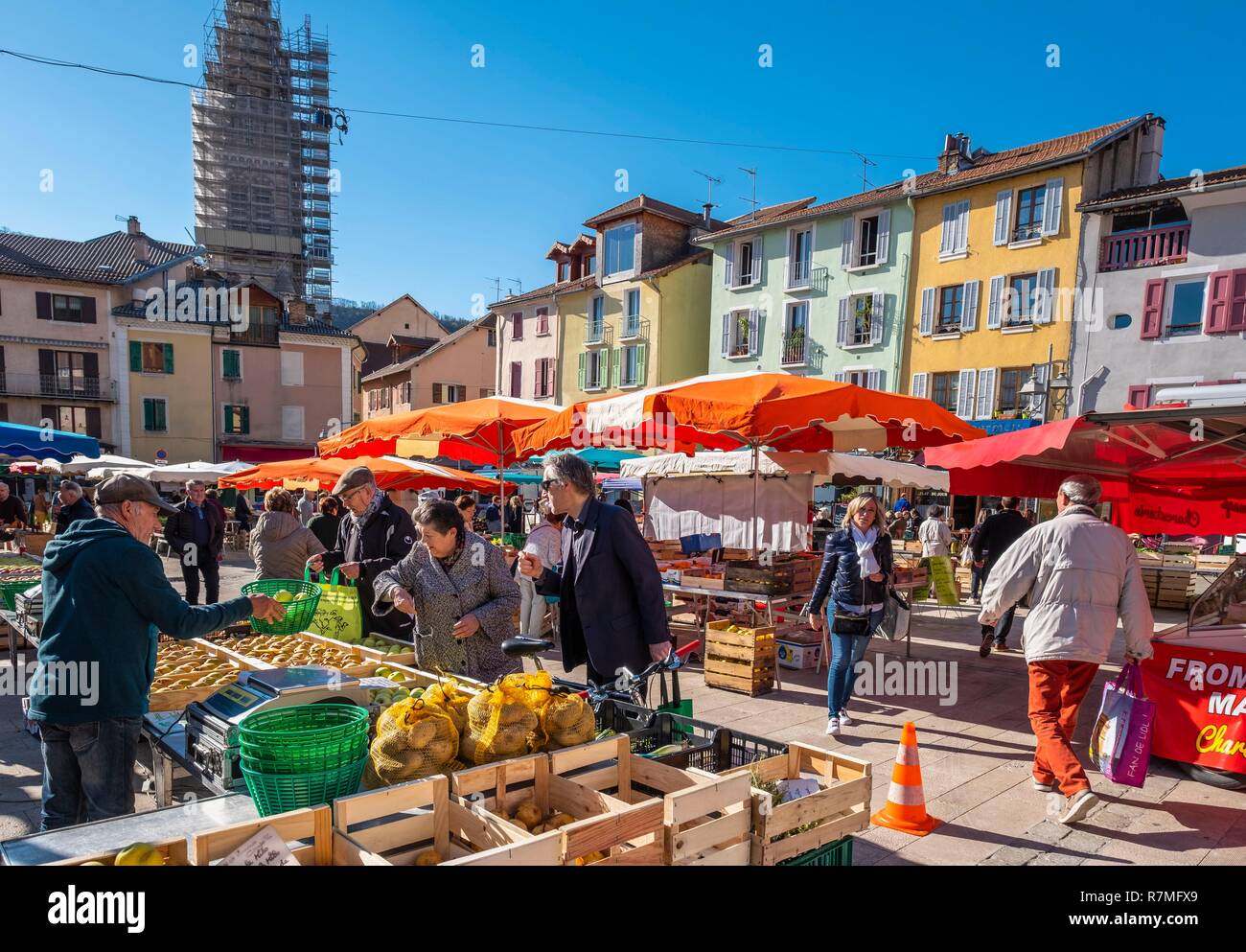 France, Hautes-Alpes, Gap, capitale départementale, le jour du marché ...