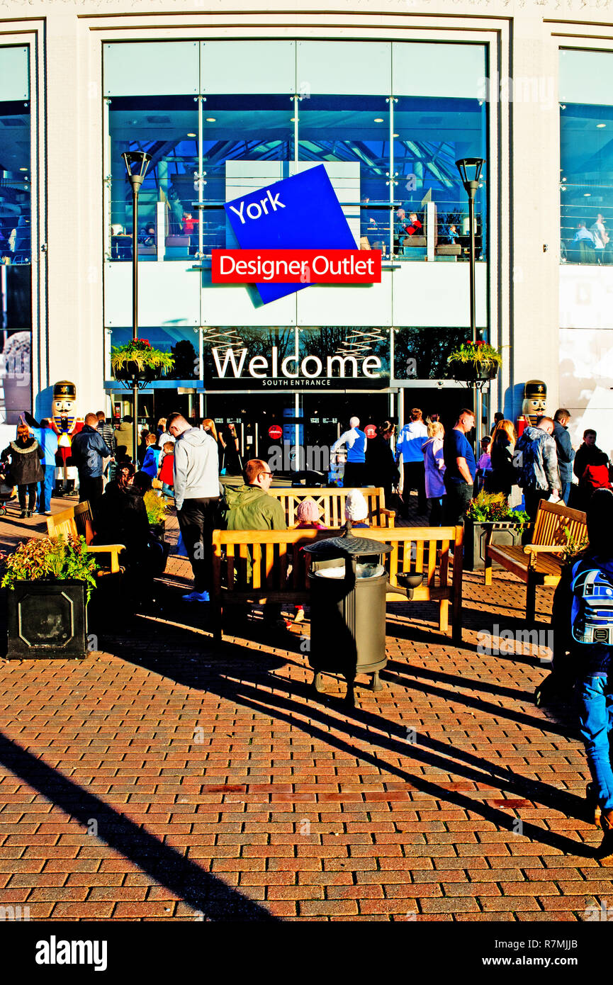 York designer outlet Banque de photographies et d’images à haute ...