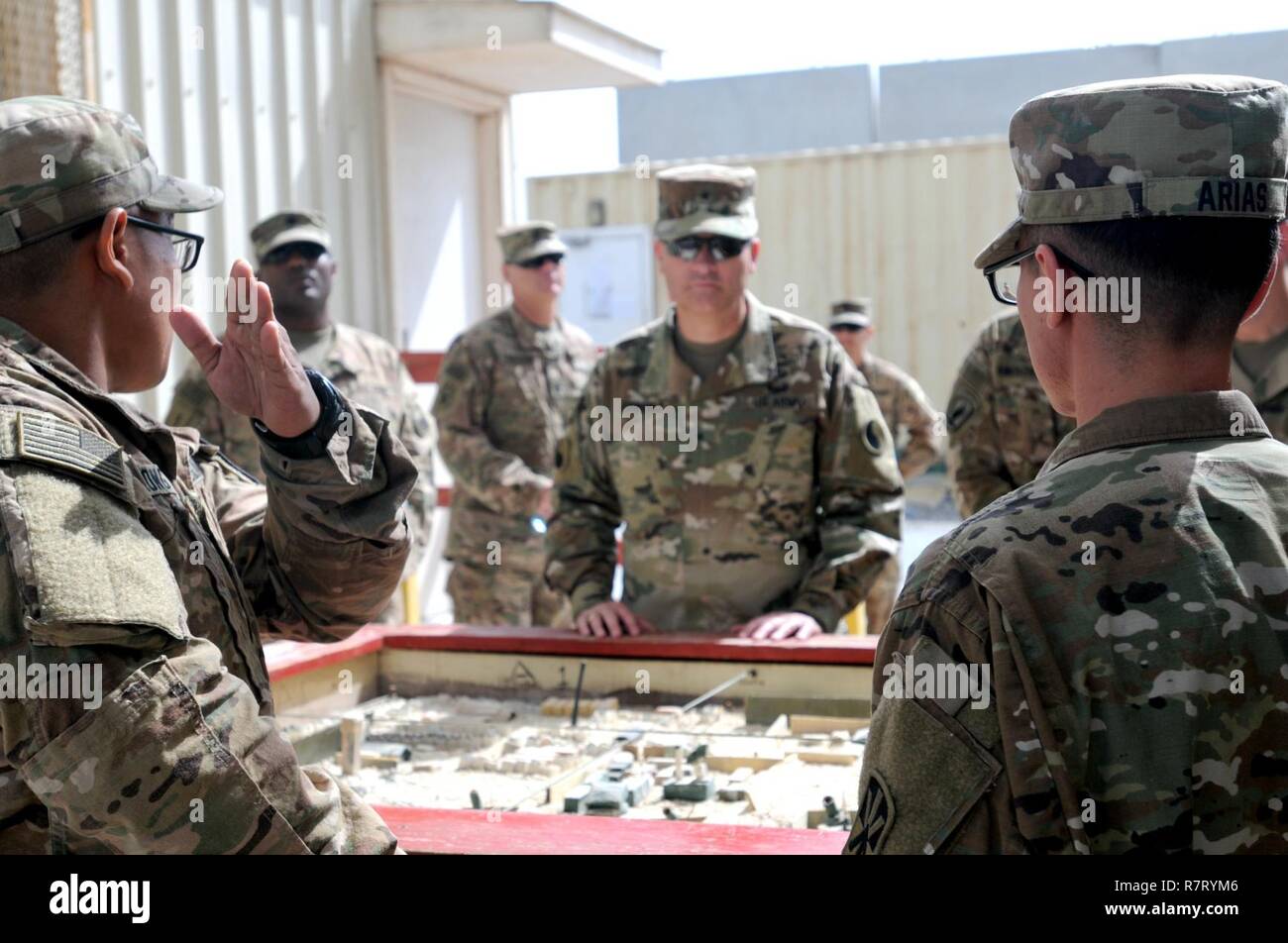 La CPS. Billy Kong, radio téléphone opérateur pour la Compagnie Charlie ...