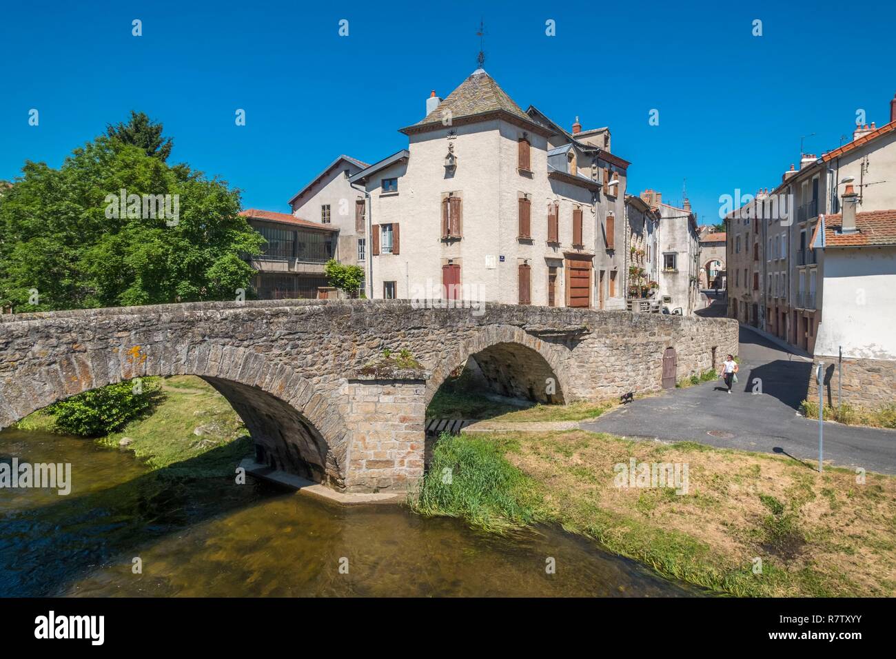 La France, la Lozère, la ville de Langogne, vieux pont, vallée de l ...