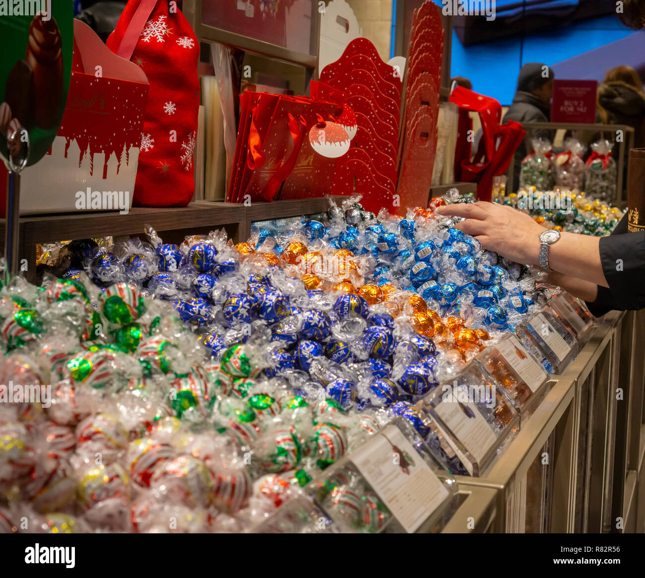 Lindt chocolate store new york Banque de photographies et d’images à ...