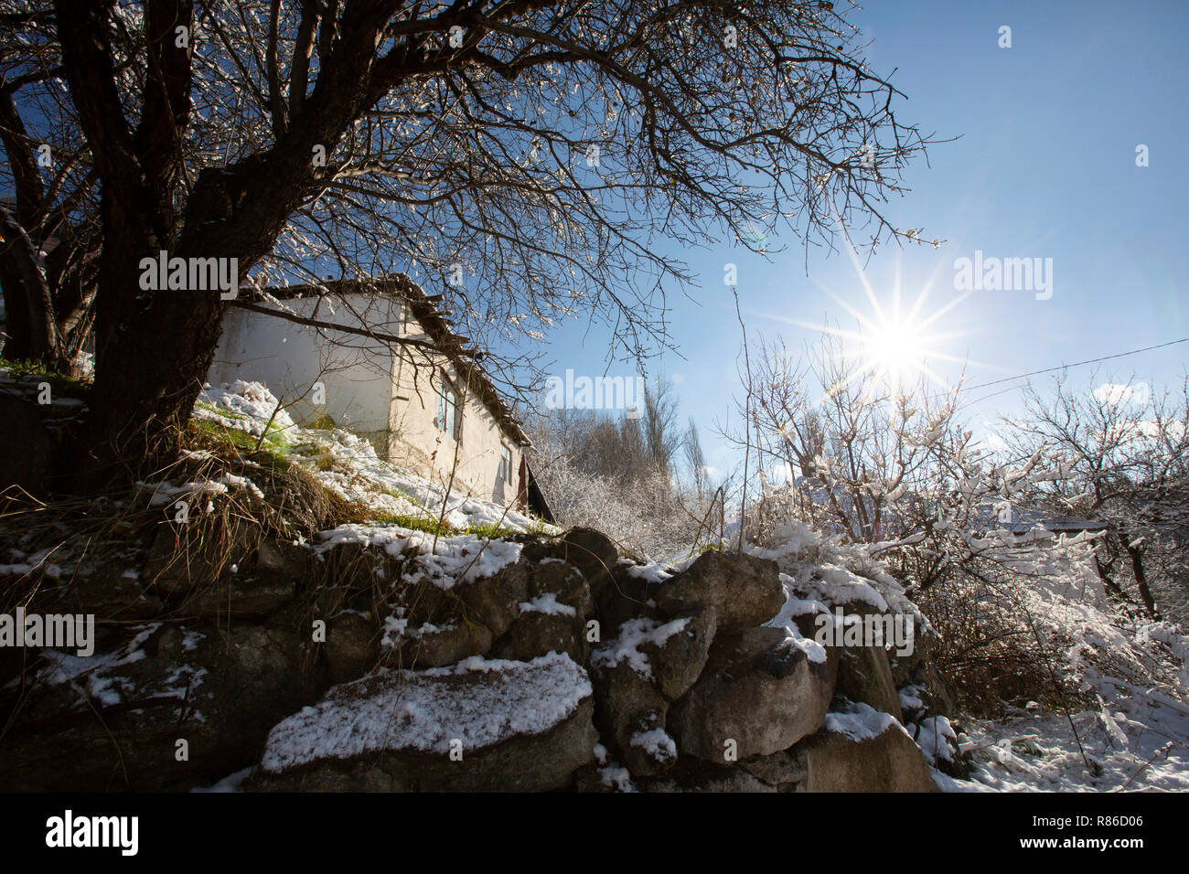 Kar yagisi Banque de photographies et d’images à haute résolution - Alamy