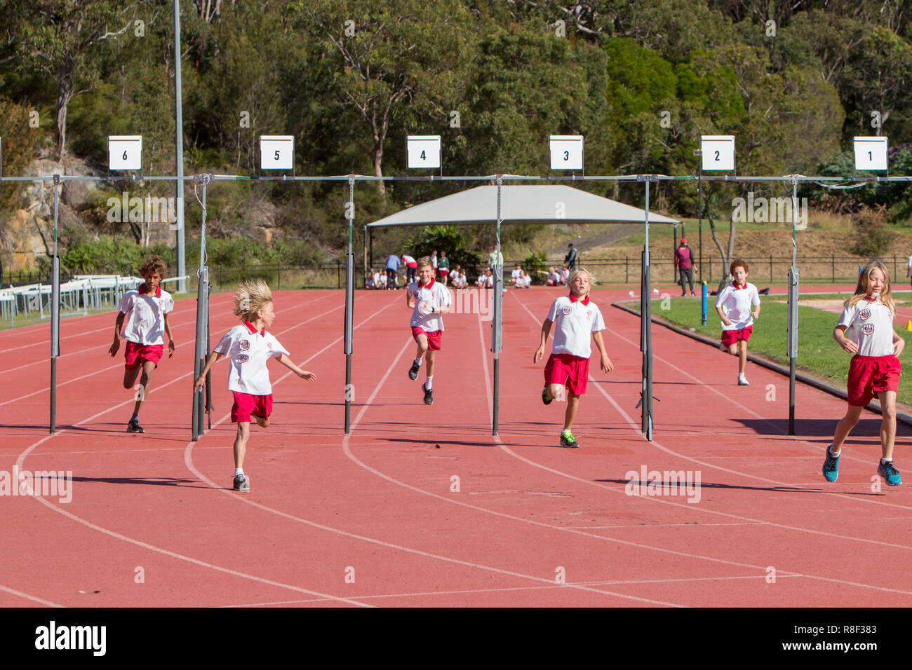 Australian school uniform Banque de photographies et d’images à haute ...
