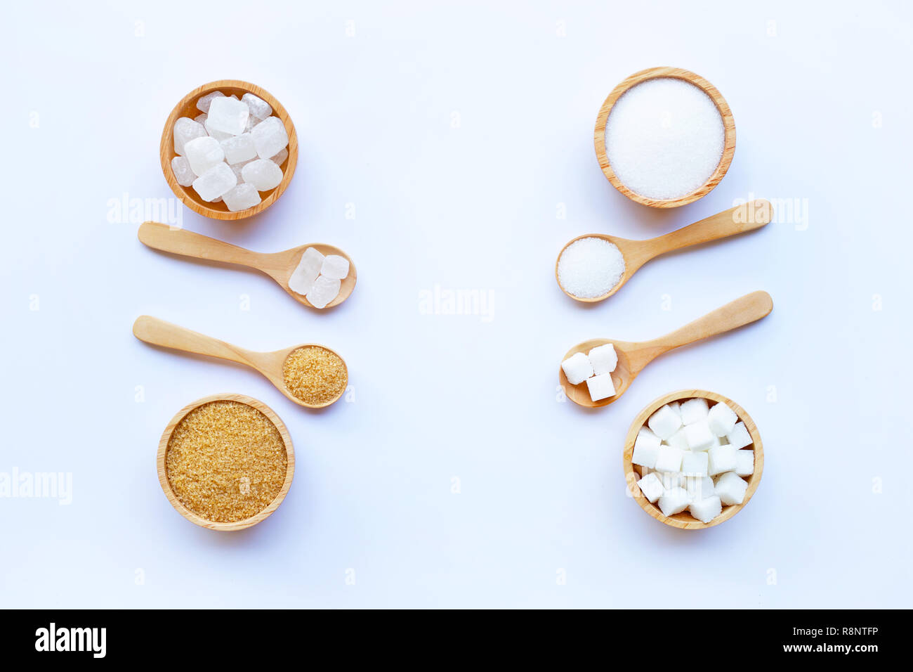 Différents types de sucre sur fond blanc Photo Stock - Alamy