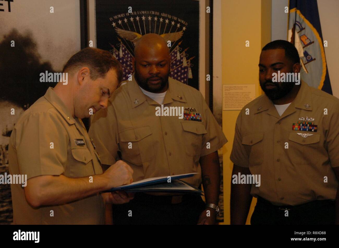 L'hôtel Hampton Roads Naval Museum fièrement hébergé un ré-engagement ...