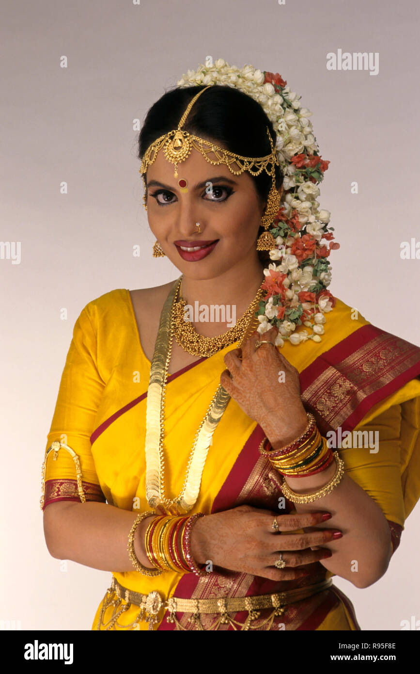 Traditional wedding costumes Banque de photographies et d’images à ...