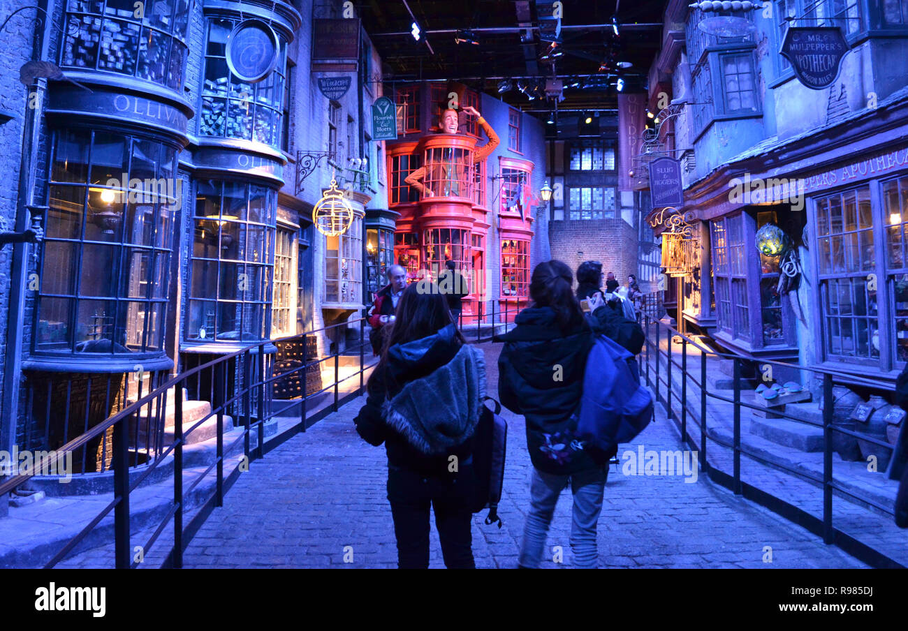 Chemin de traverse harry potter Banque de photographies et d’images à ...