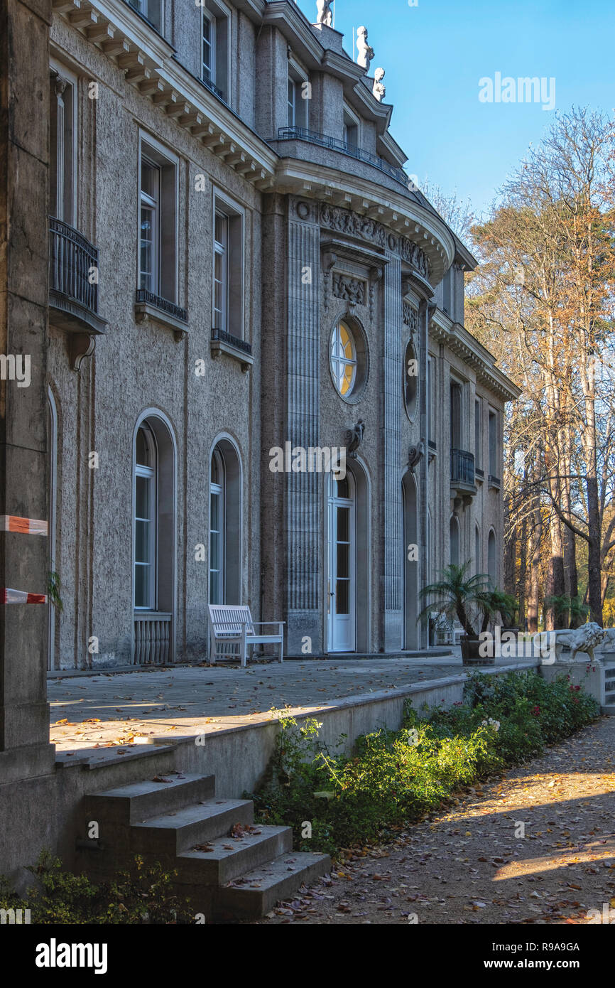 Maison de la conférence wannsee Banque de photographies et d’images à ...