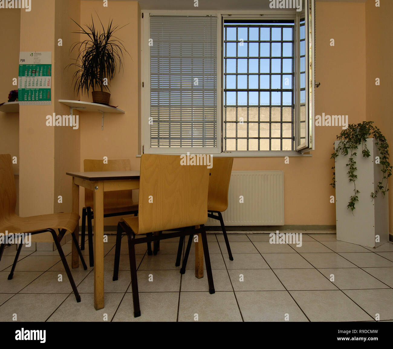 Cantine prison Banque de photographies et d’images à haute résolution ...