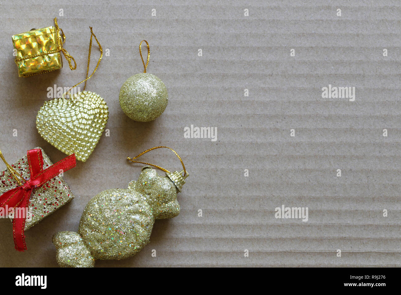 Papier dur Banque de photographies et d’images à haute résolution - Alamy