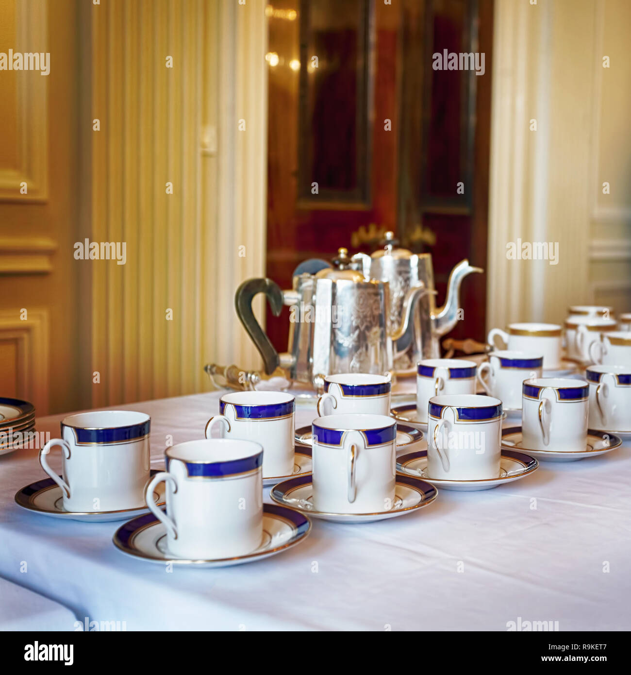 Self service tea and coffee Banque de photographies et d’images à haute ...