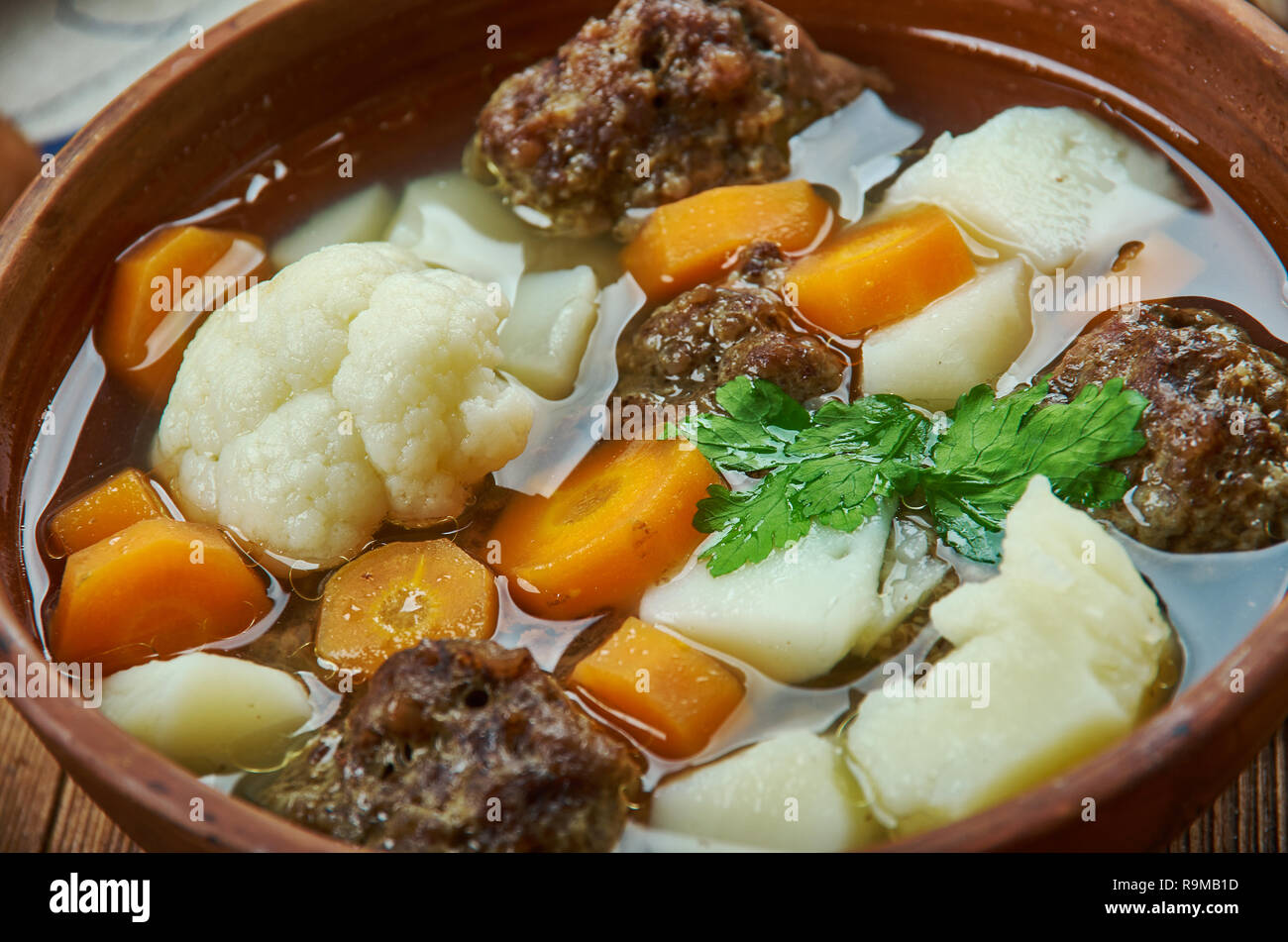 Frikadelli Supp, Estonian Meatball Soup, une cuisine estonienne ...