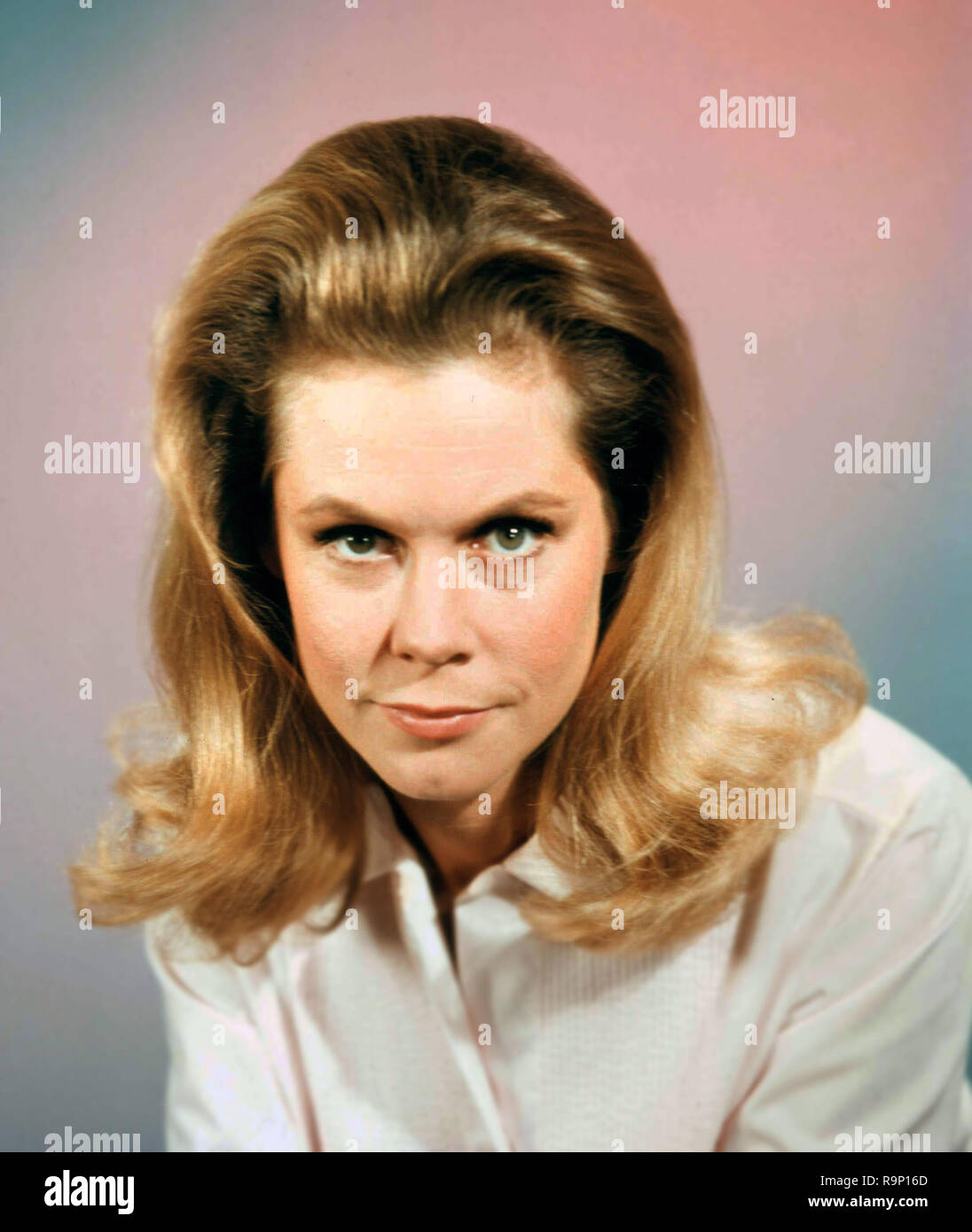Elizabeth Montgomery, "Bewitched", (1964-1972) Fichier ABC référence ...