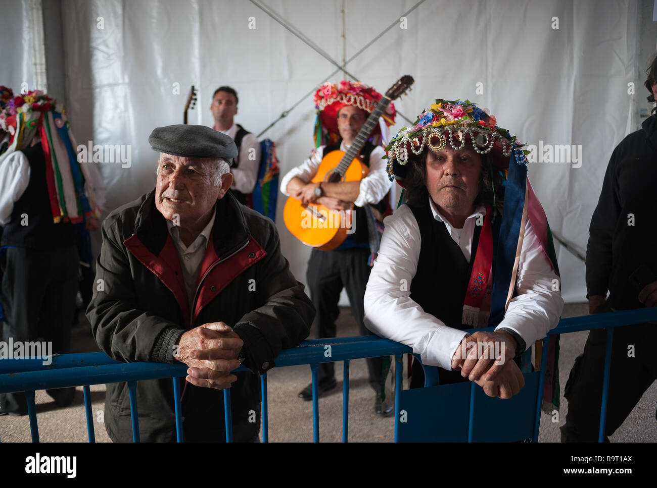 Concours de danse populaire traditionnel Banque de photographies et d ...