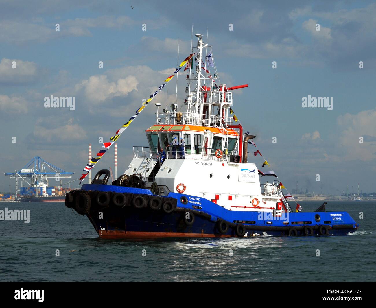 Bateau bateau remorquer tirer marine navire mer Banque de photographies ...
