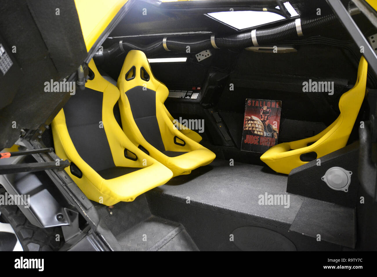 Land rover judge dredd Banque de photographies et d’images à haute ...