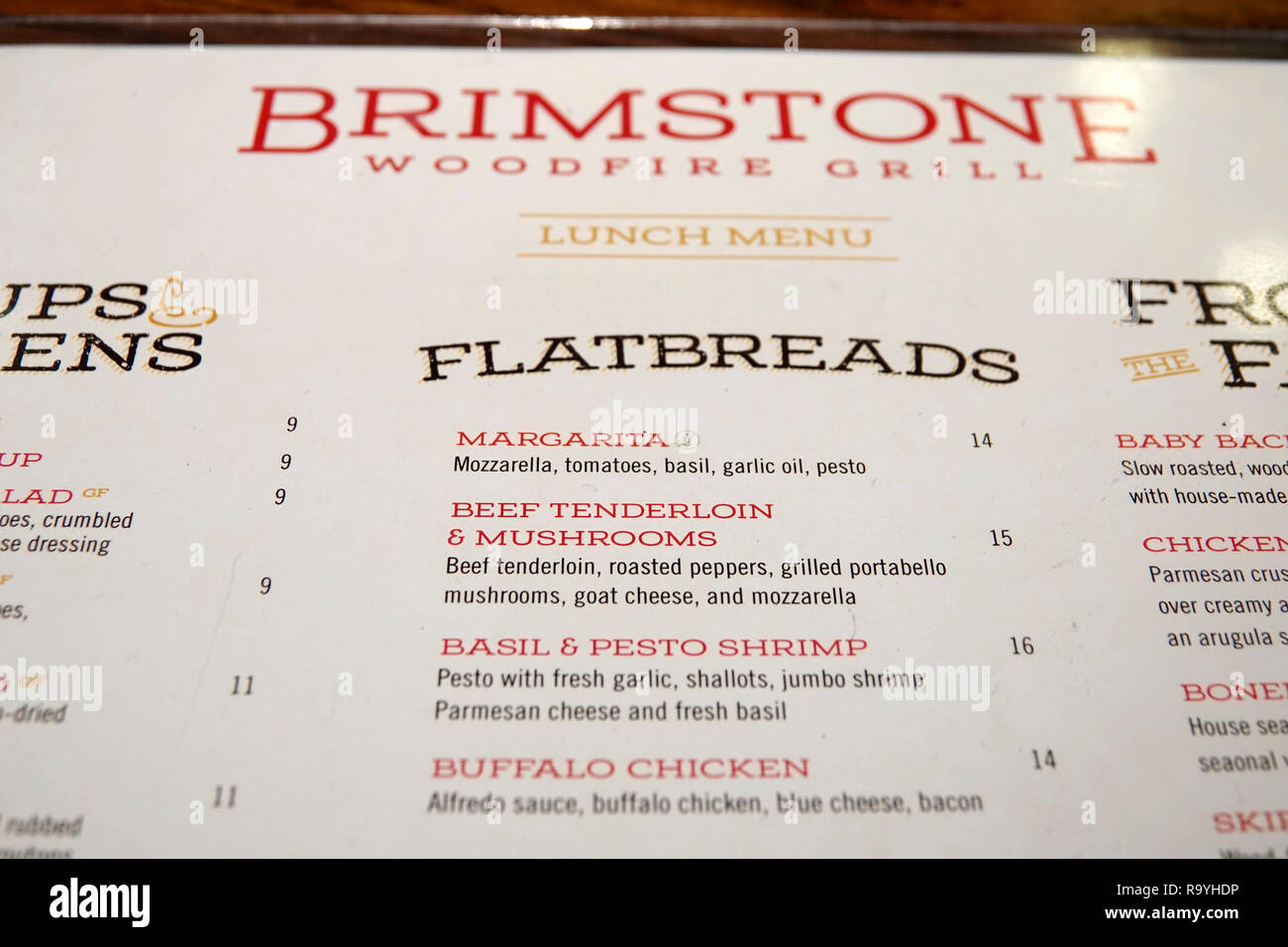 Brimstone woodfire grill Banque de photographies et d’images à haute ...