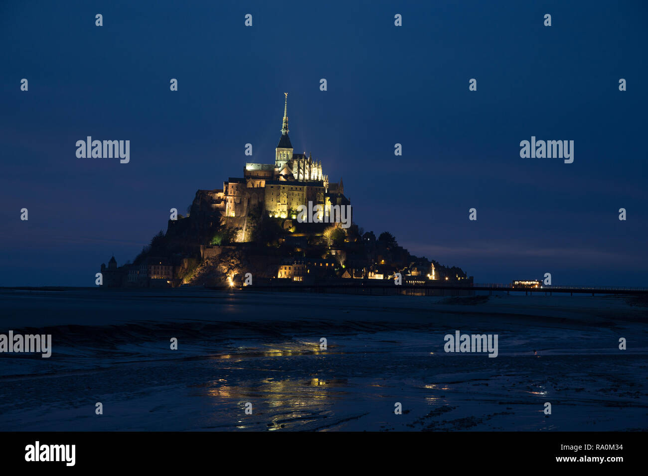 Abbaye de mont st michel Banque de photographies et d’images à haute ...