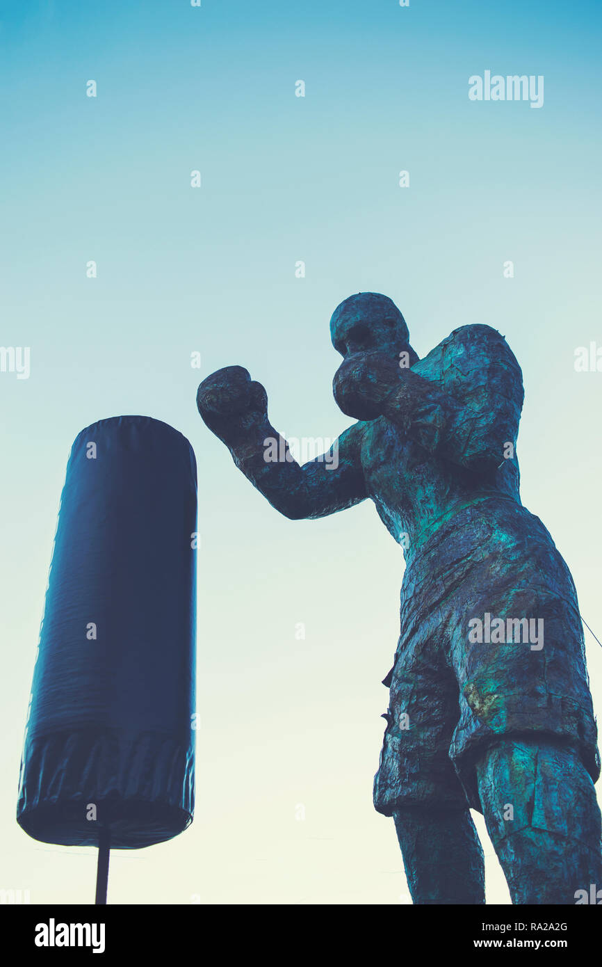 Boxing statue Banque de photographies et d’images à haute résolution ...