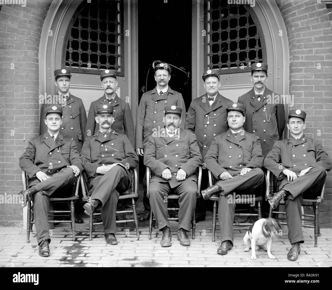 Pompiers du début des années 1900 Banque de photographies et d’images à ...