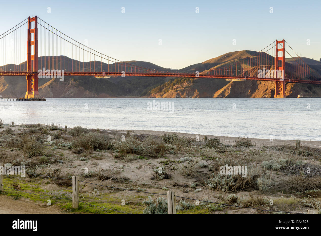 Golden gate bridge crissy field Banque de photographies et d’images à ...