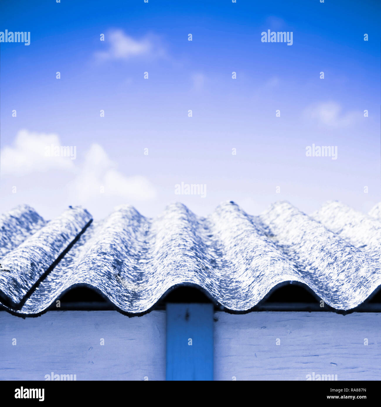 Panneaux de toit en amiante Banque de photographies et d’images à haute ...