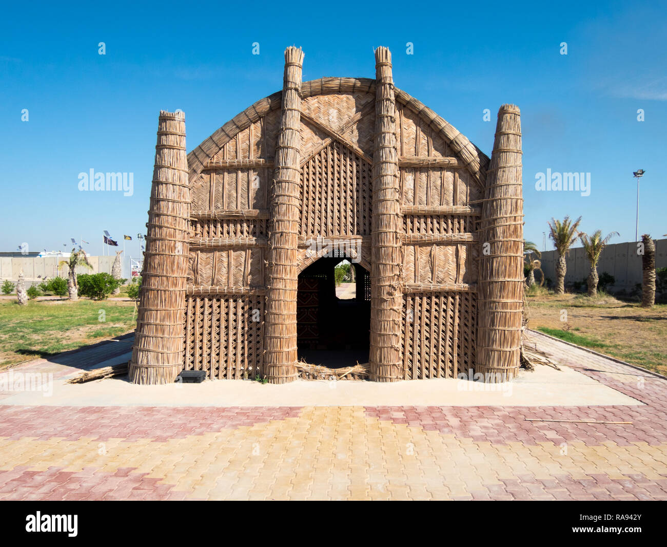 Reed house iraq Banque de photographies et d’images à haute résolution ...