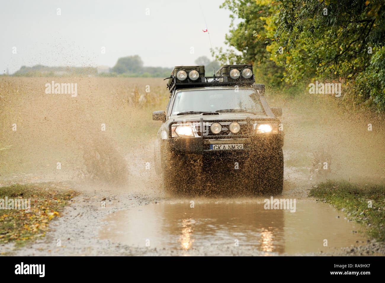 Nissan 4x4 off road vehicle Banque de photographies et d’images à haute ...