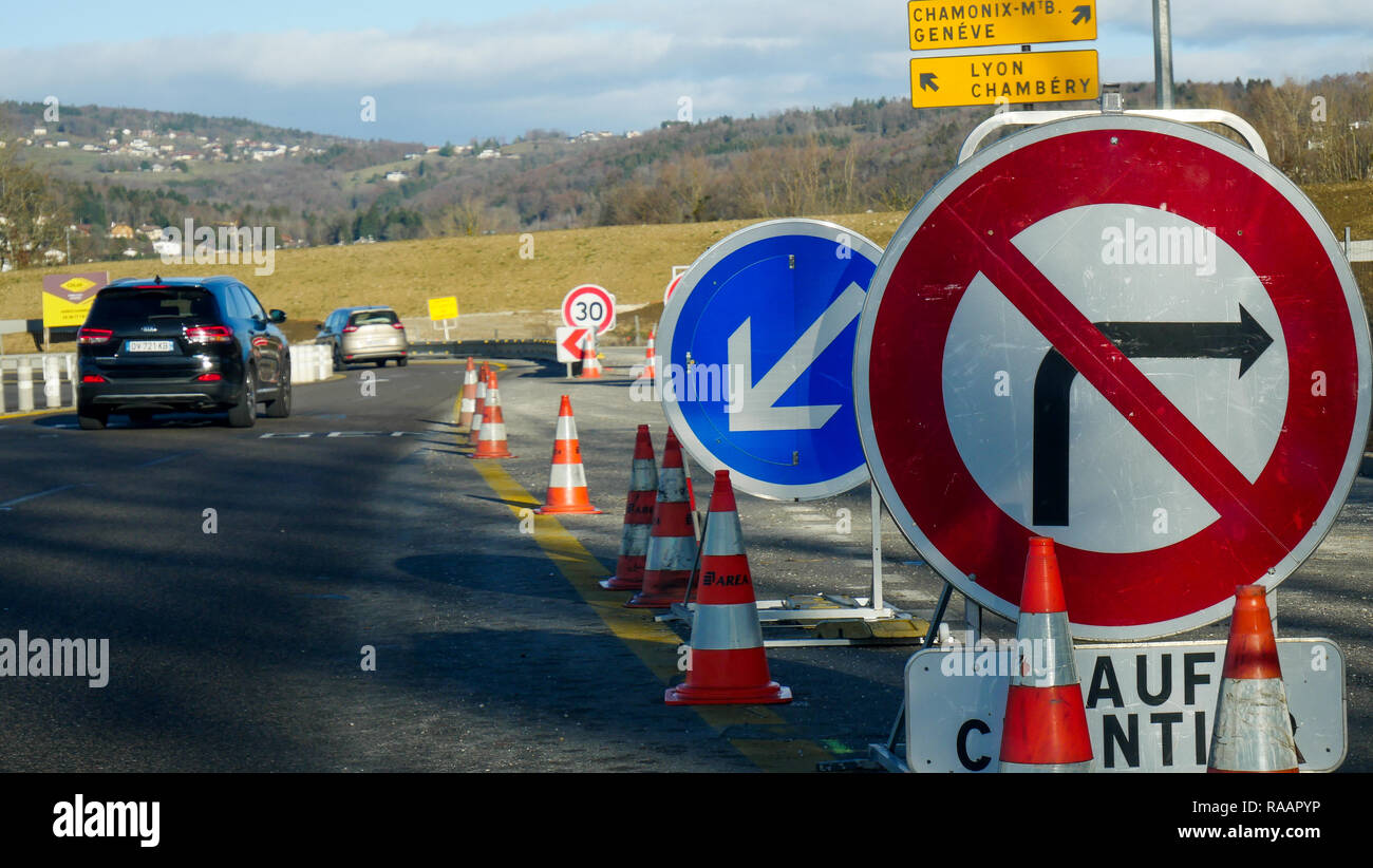 Panneaux de sens de circulation Banque de photographies et d’images à ...