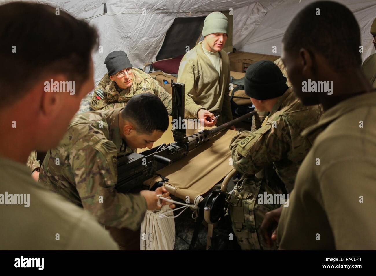 82nd airborne division advise and assist brigade Banque de ...