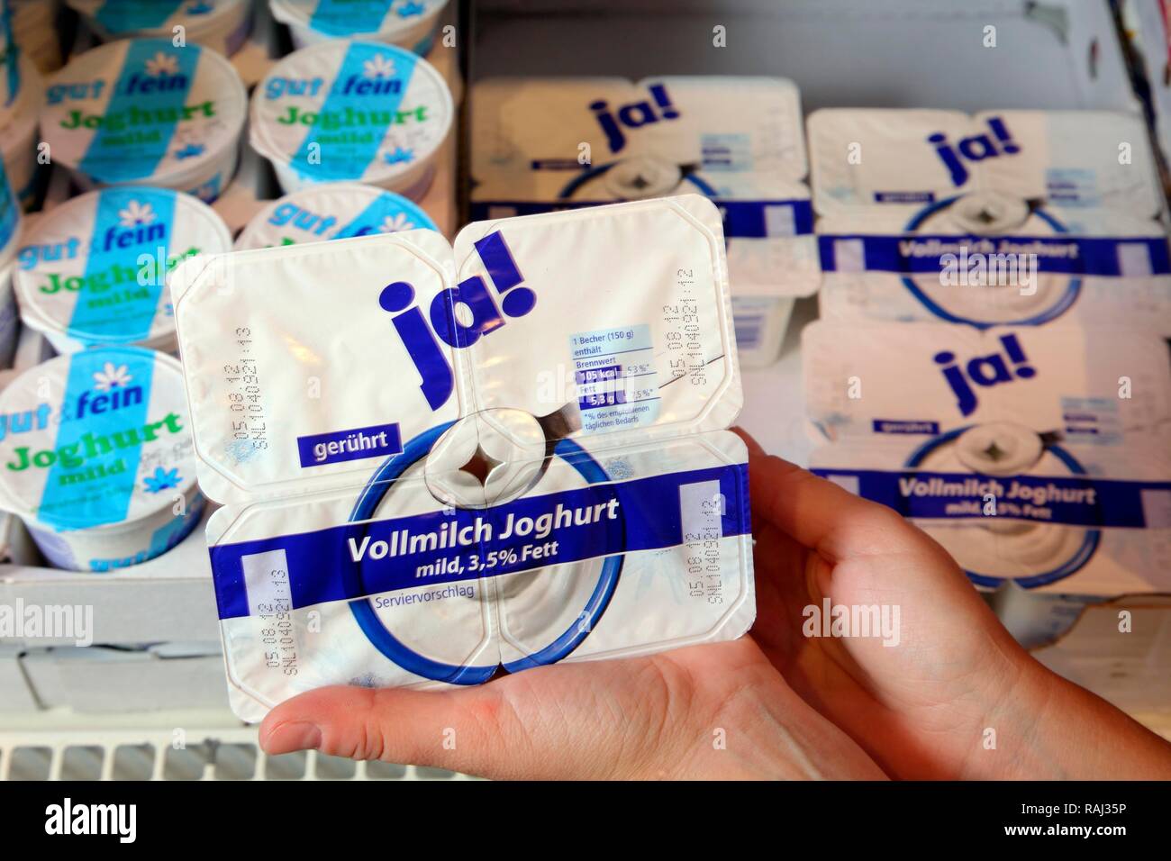 Aliments de marques de supermarché Banque de photographies et d’images ...