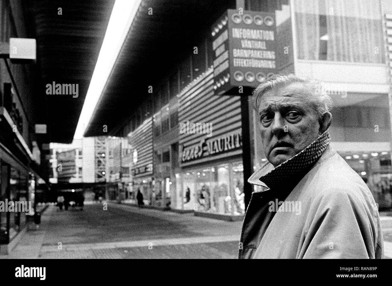 Jacques tati Banque d'images noir et blanc - Alamy