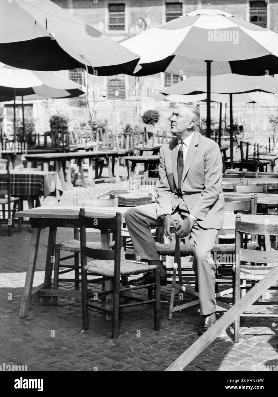 Jacques tati Banque d'images noir et blanc - Alamy