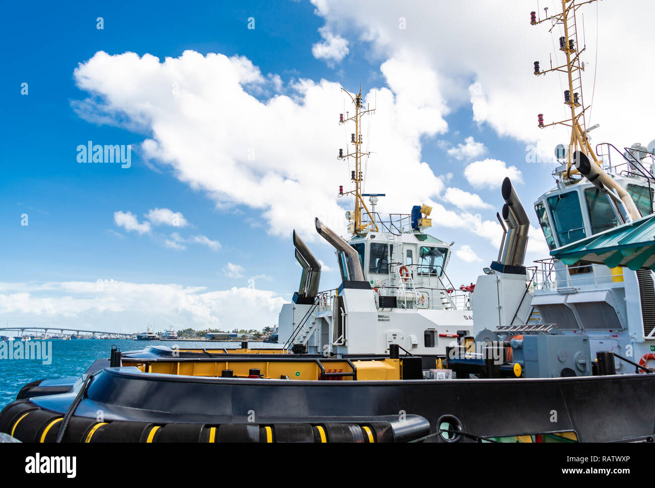 Remorqueurs de travail Banque de photographies et d’images à haute ...