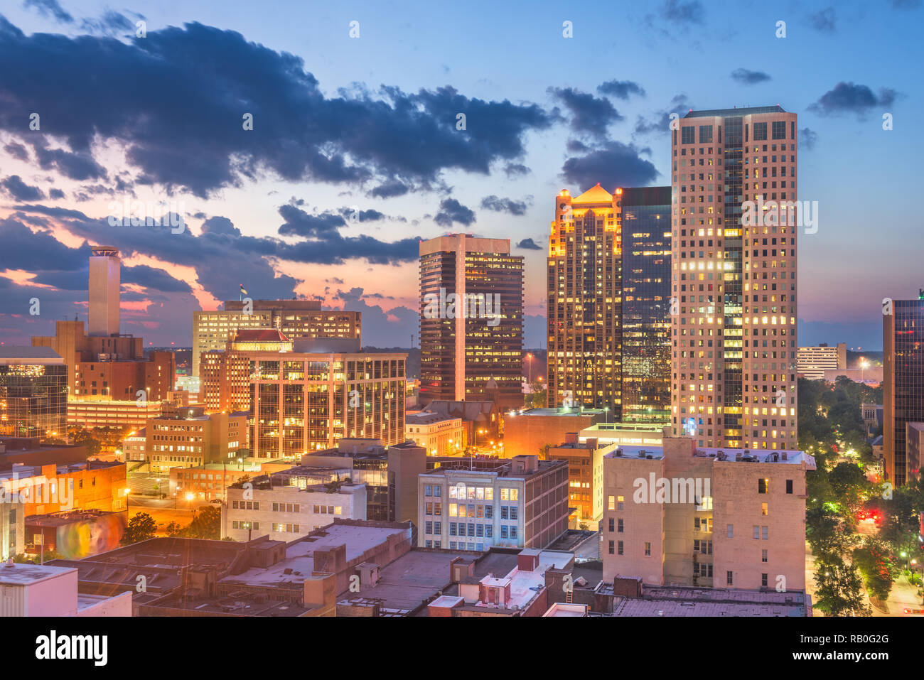 Birmingham, Alabama, USA Centre-ville city skyline at Dusk Photo Stock ...