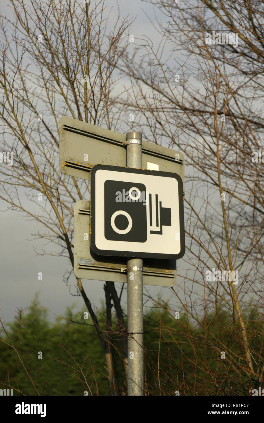 Signe de caméra de vitesse Banque de photographies et d’images à haute ...