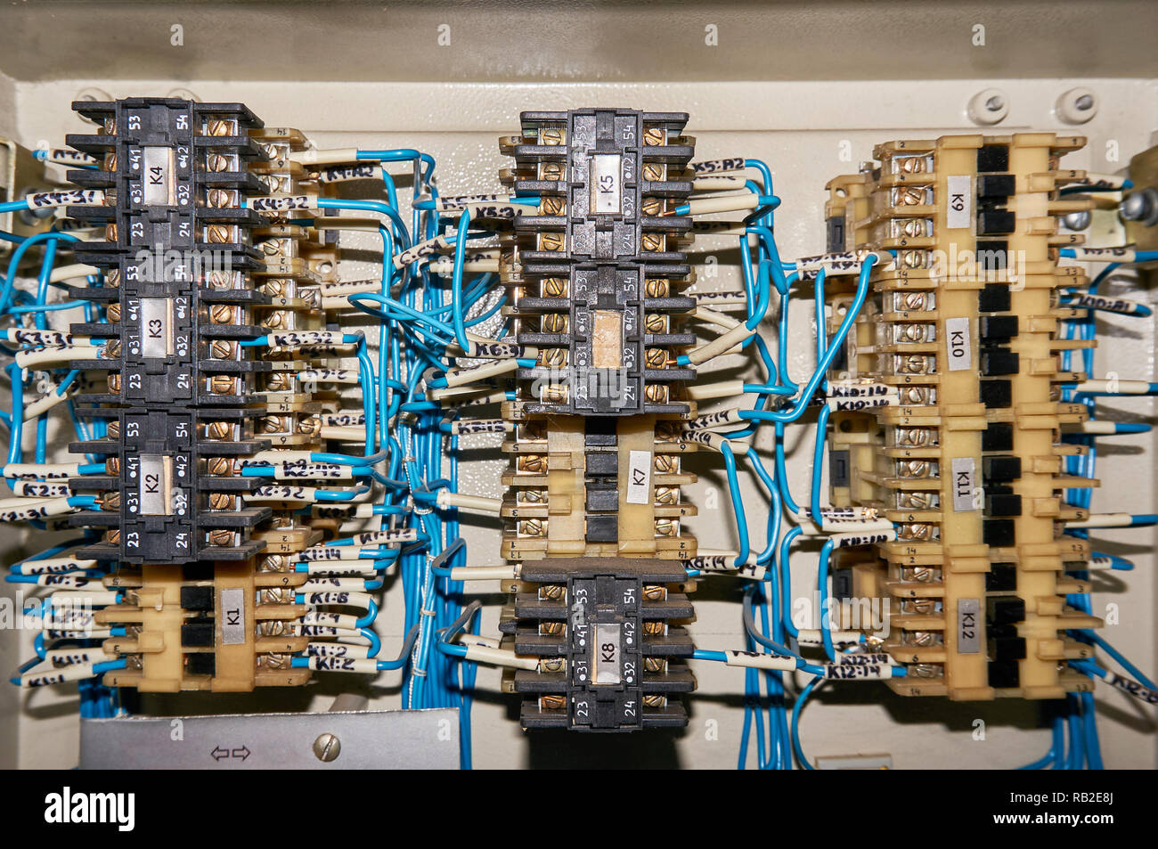 Electrical relay Banque de photographies et d’images à haute résolution - Alamy