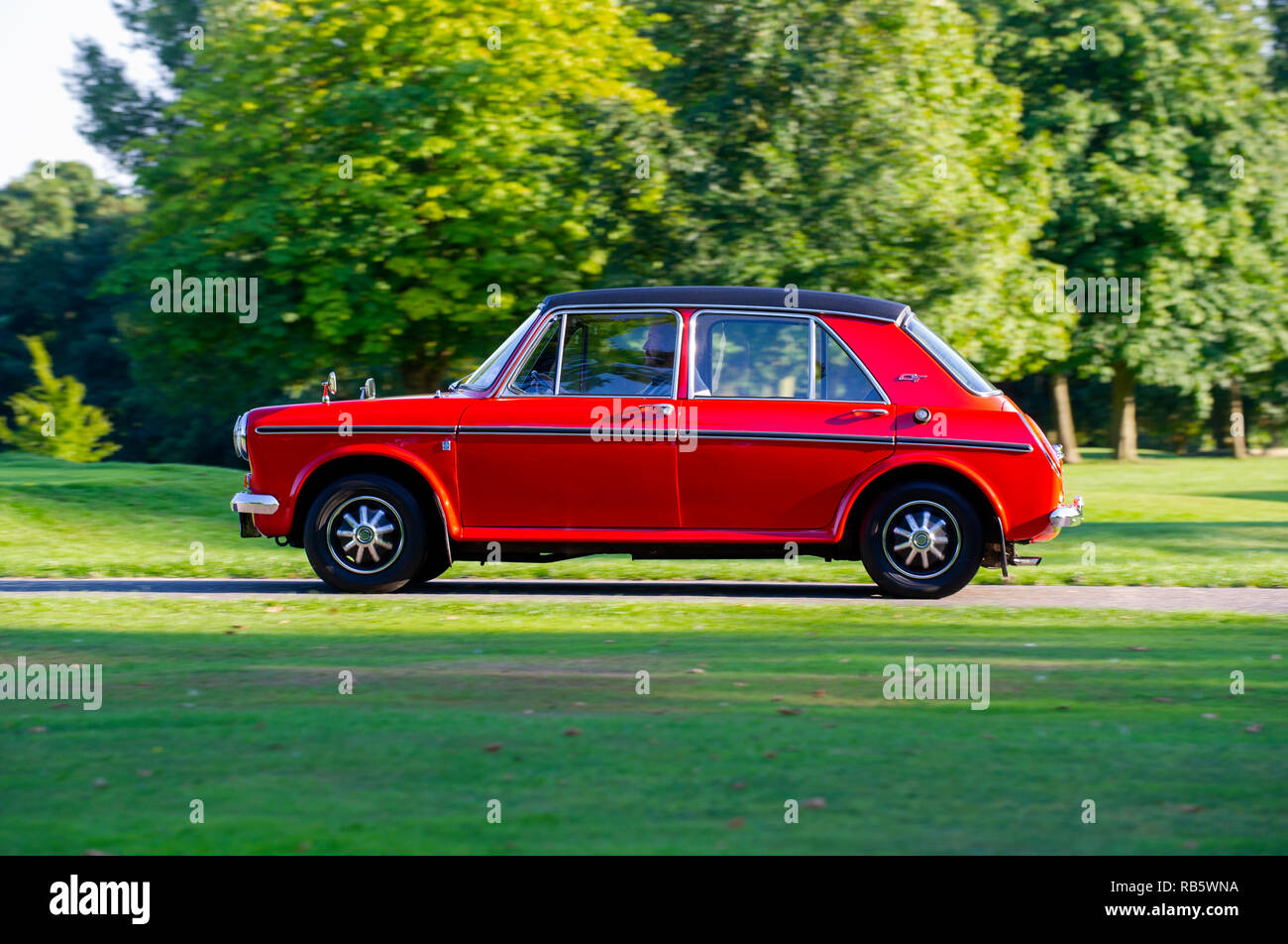 1971 austin 1300 Banque de photographies et d’images à haute résolution ...