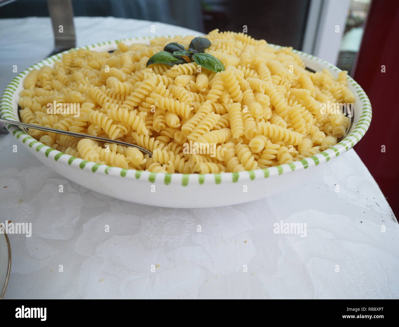 Spirelli noodles Banque de photographies et d’images à haute résolution ...