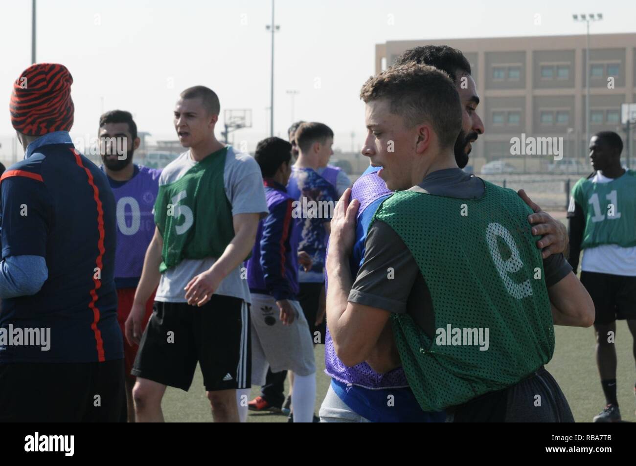 Le général Blake C. Ortner, le commandant de la Force opérationnelle de ...