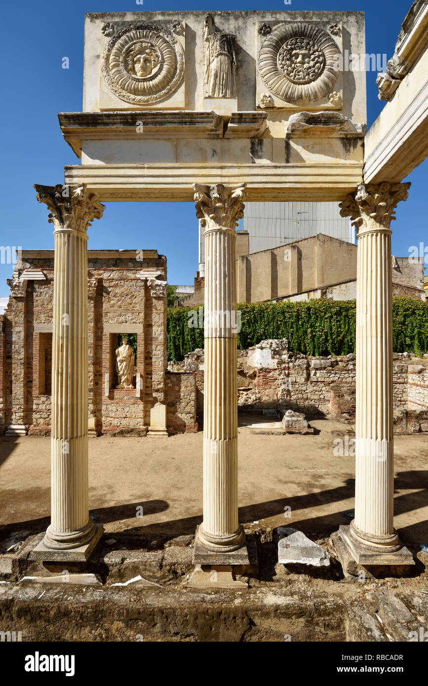 Portique du forum romain de merida Banque de photographies et d’images ...