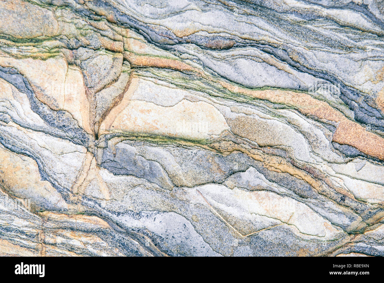 Les couches rocheuses - formations de rochers colorés empilés sur les ...