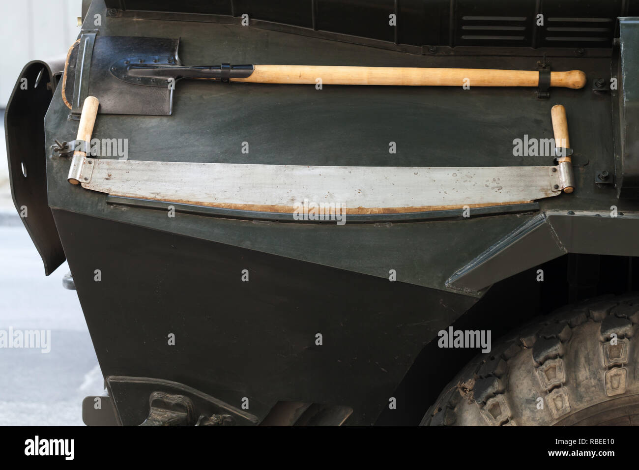 Armée pelle Banque de photographies et d’images à haute résolution - Alamy