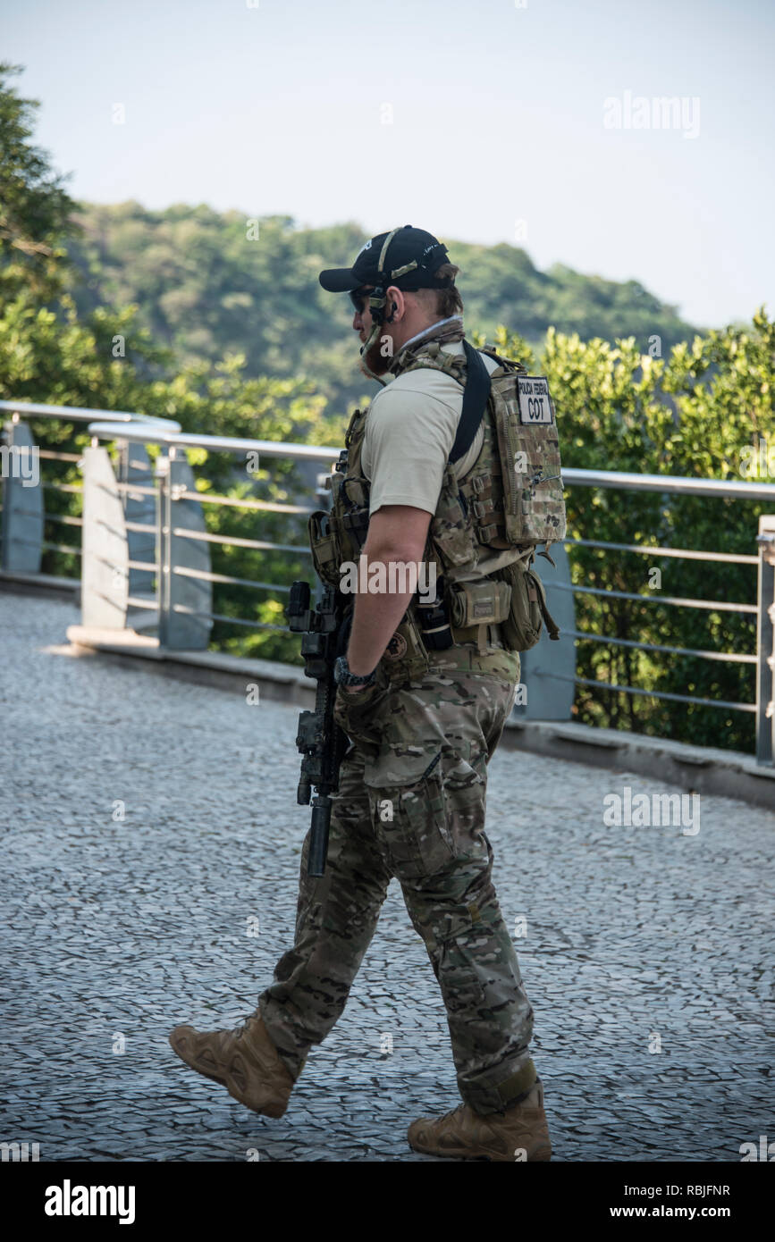 Uniforme de garde militaire Banque de photographies et d’images à haute ...
