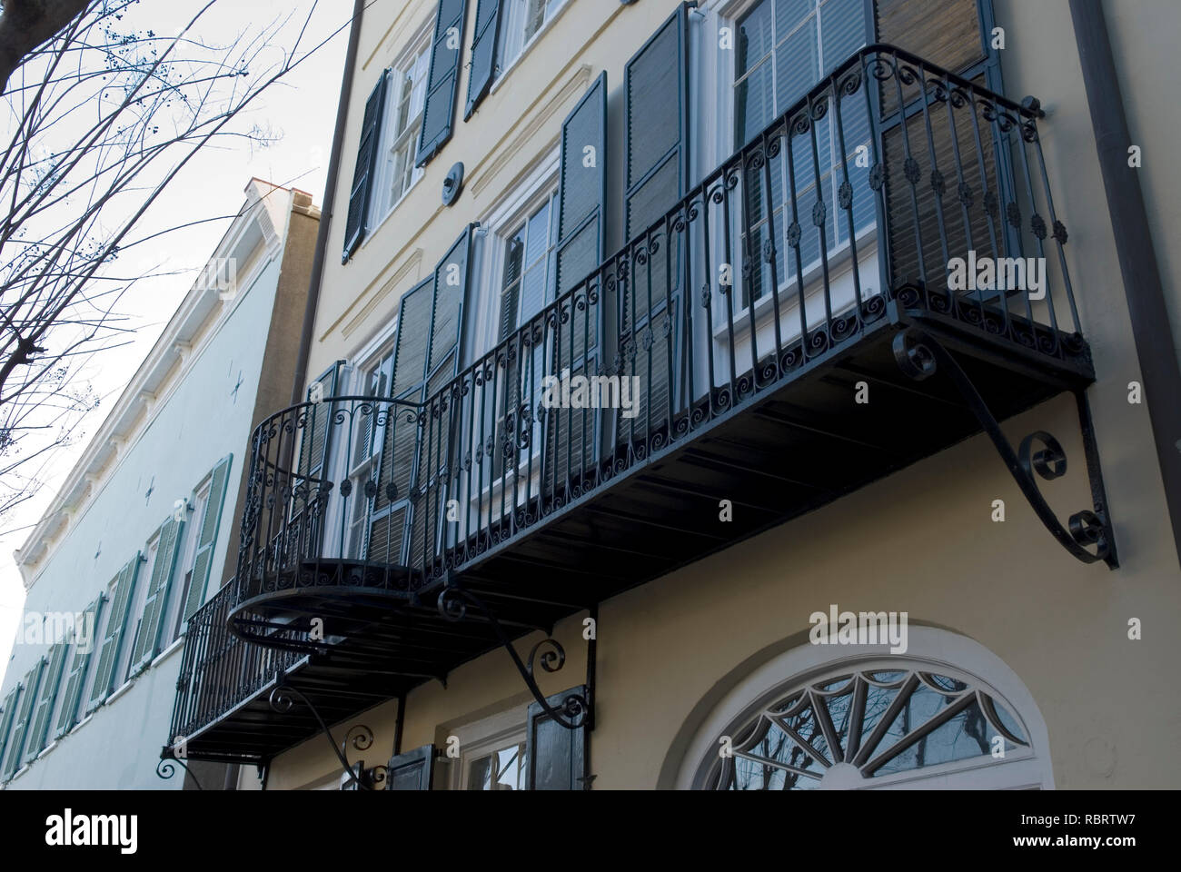 Balustrade de balcon en fer forgé Banque de photographies et d’images à ...