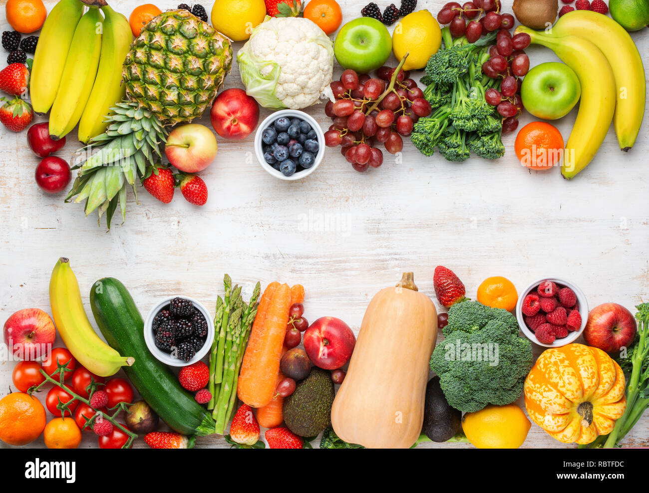 Rainbow fruits and vegetables Banque de photographies et d’images à ...