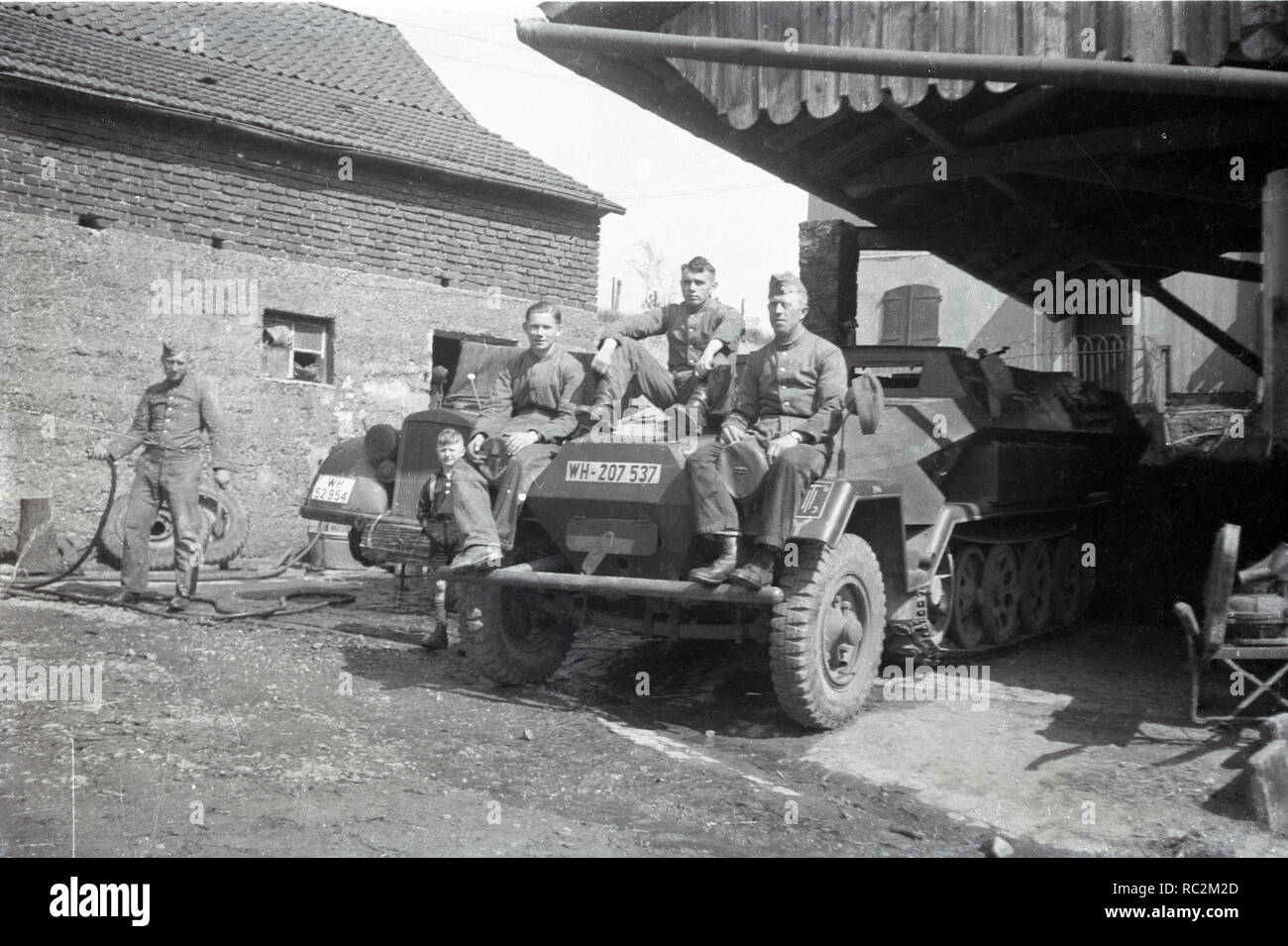 Sd kfz 251 Banque de photographies et d’images à haute résolution - Alamy Sd kfz 251 Banque de photographies et d’images à haute résolution - Alamy